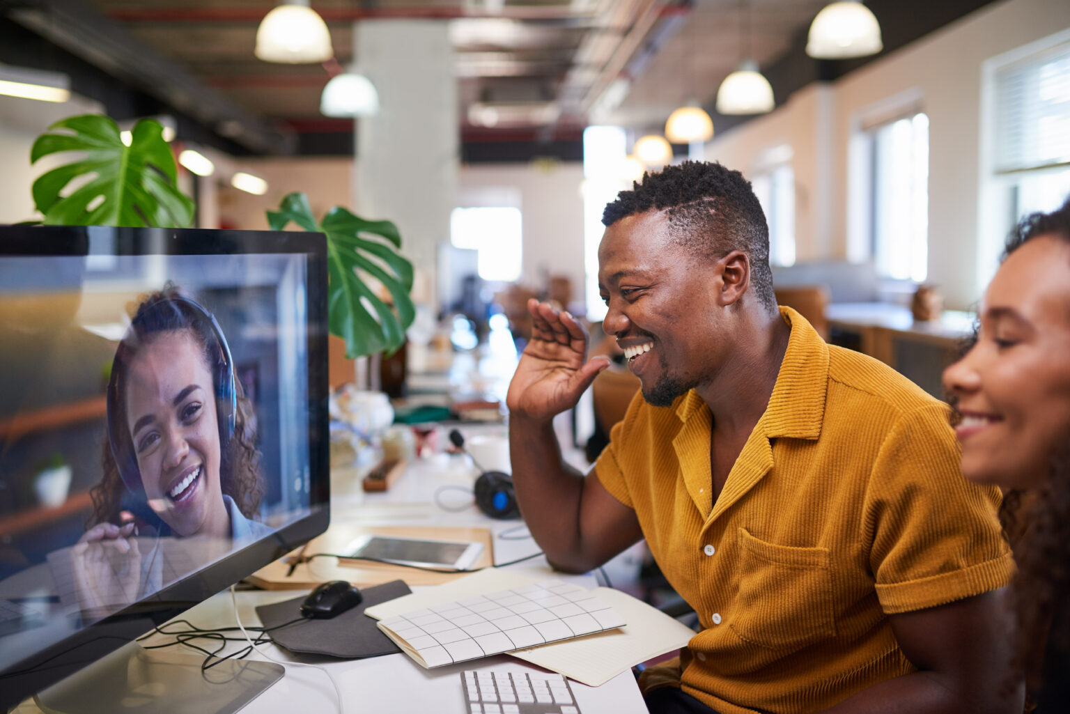 How to Foster Employee Engagement in a Hybrid Work Model